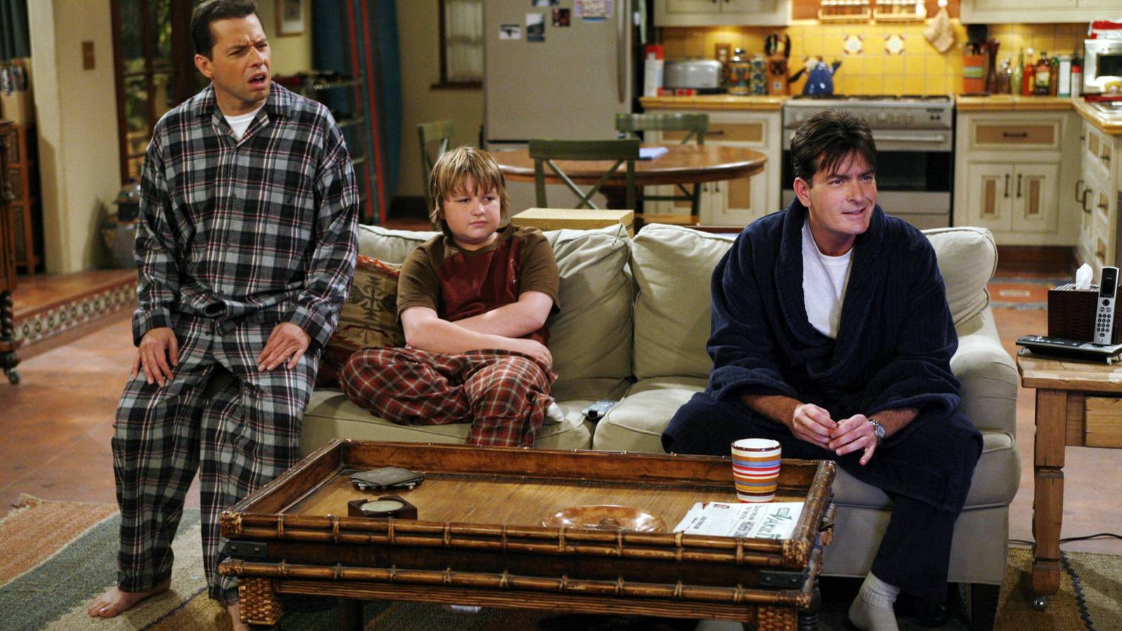 Сериал Два с половиной человека - 2 сезон / Two and a Half Men