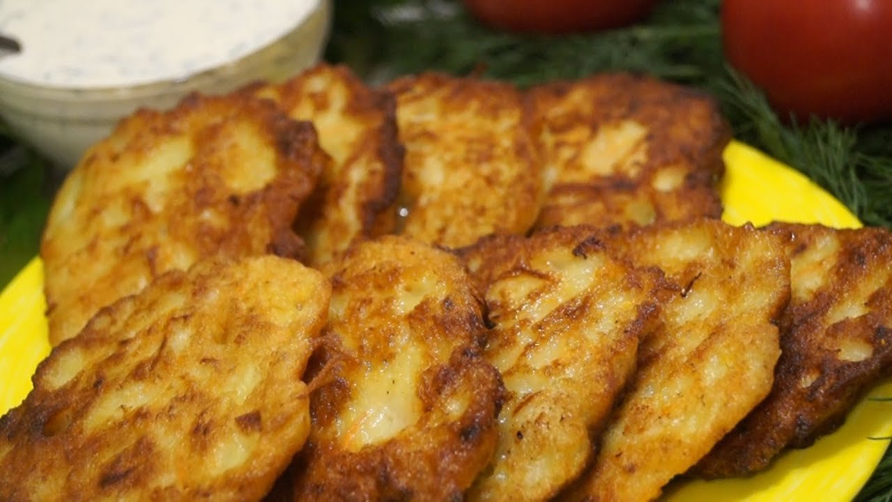 Мясные оладьи с овощами