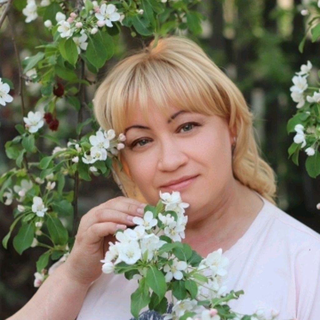 СВЕТЛАНА ЗАРЯНОВА . ТАРО И КОФЕЙНАЯ ГУЩА.