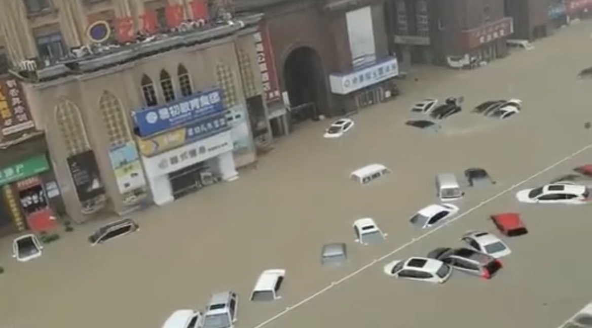 Наводнение в Китае, которого не было 1000 лет #China #heavyrain #flood смотреть онлайн видео от ...