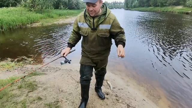 ДЕТСКАЯ РЫБАЛКА НА ТАЕЖНОЙ РЕЧКЕ В ПАЛАТКЕ