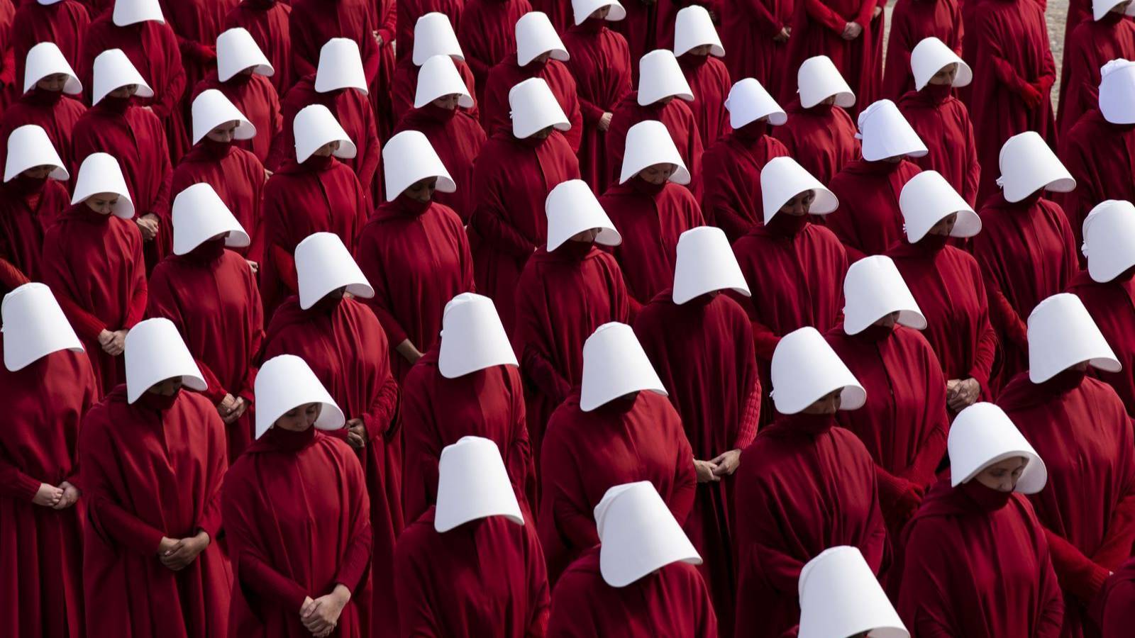 Сериал Рассказ служанки – 3 сезон / The Handmaid′s Tale