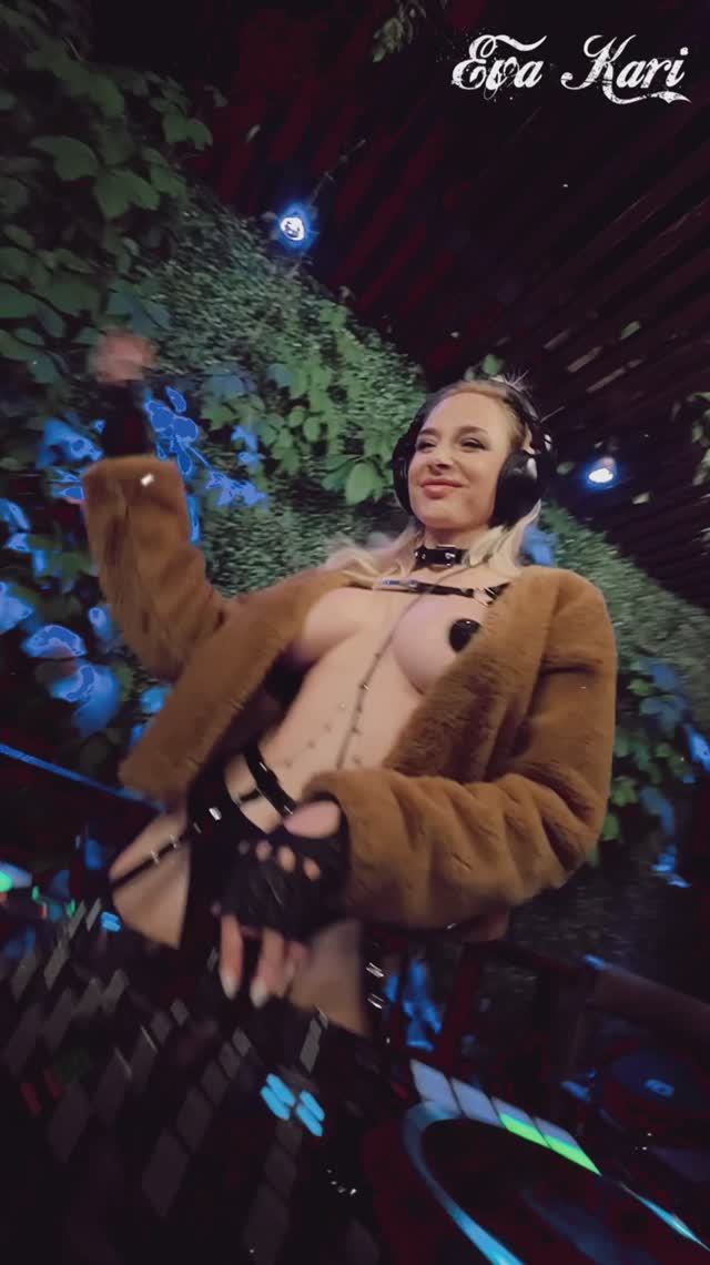 DJ Eva Kari