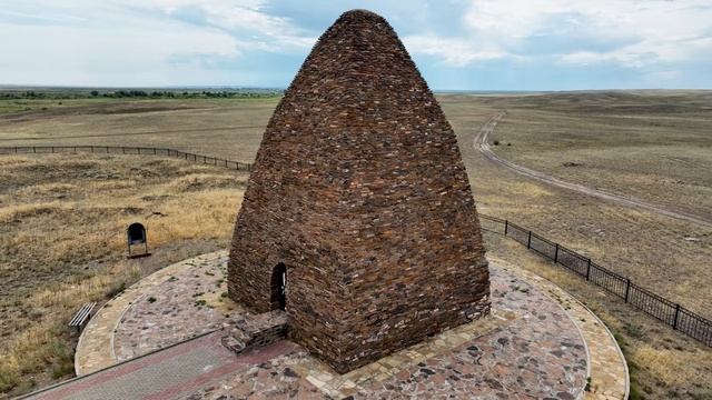 Мавзолей Козы Корпеш и Баян Сулу