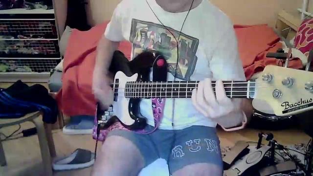 Guitar and bass playthrough