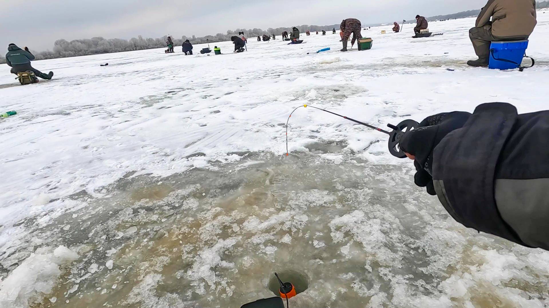 Безмотылка и Мормышка Зима