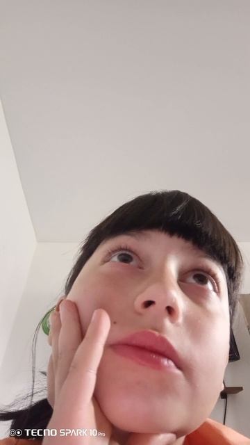 р