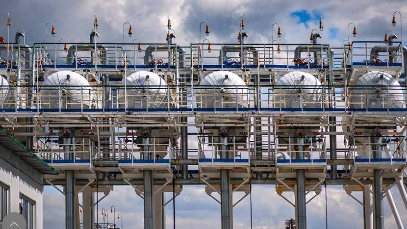 Экономист допустил взлет цен на нефть до $100 из-за атак Израиля на Иран