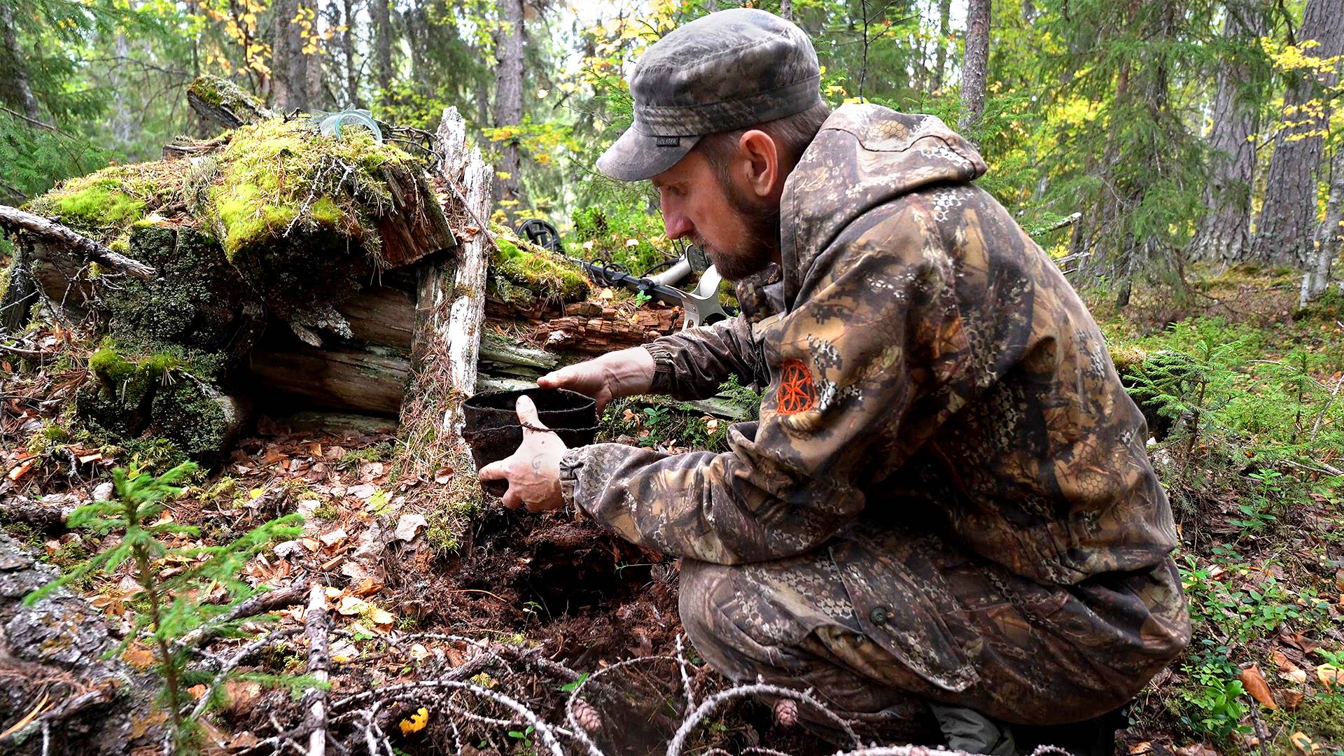 БРОСИЛ СЛОМАННЫЙ ВЕЗДЕХОД В БОЛОТЕ. ВЫБИРАЮСЬ! НАХОДКИ НА РАЗВАЛИНАХ ИЗБЫ.