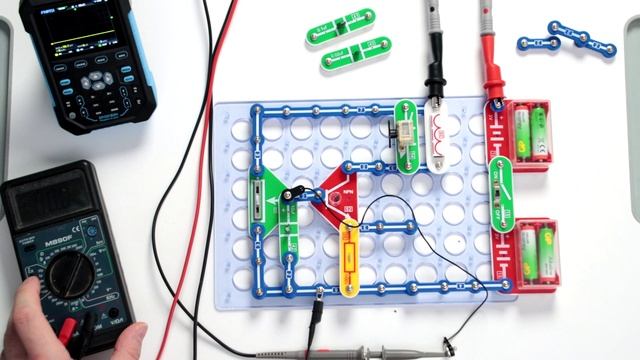Электронный конструктор Знаток