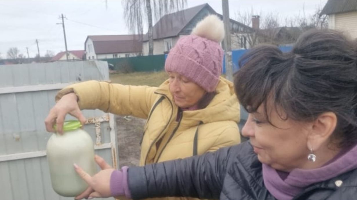⁣Собираю и провожаю мужа в командировку. Вот такое молоко. Продолжаю генеральную уборку.