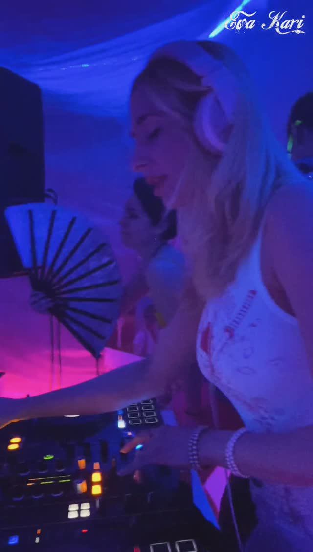 DJ Eva Kari