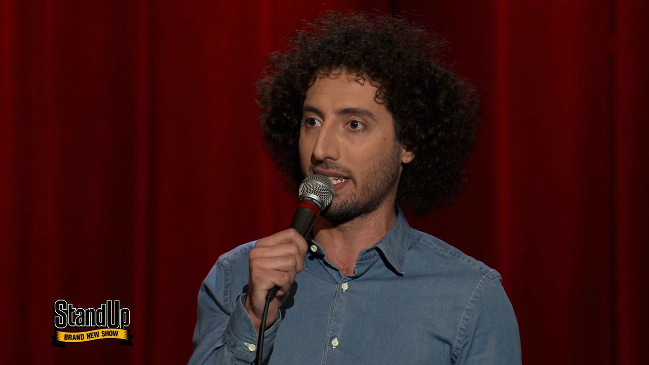 Stand Up: Дмитрий Романов - О квартире в Москве, национализме и  общественной бане 27.04.2015 - видео на Вокруг.ТВ.