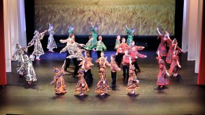 Народные танцы / Folk dancing / 민속 무용 / 民间舞蹈 / フォークダンス / Danses folkloriques / Volkstanz