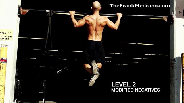 Frank Medrano - Beginner Calisthenics